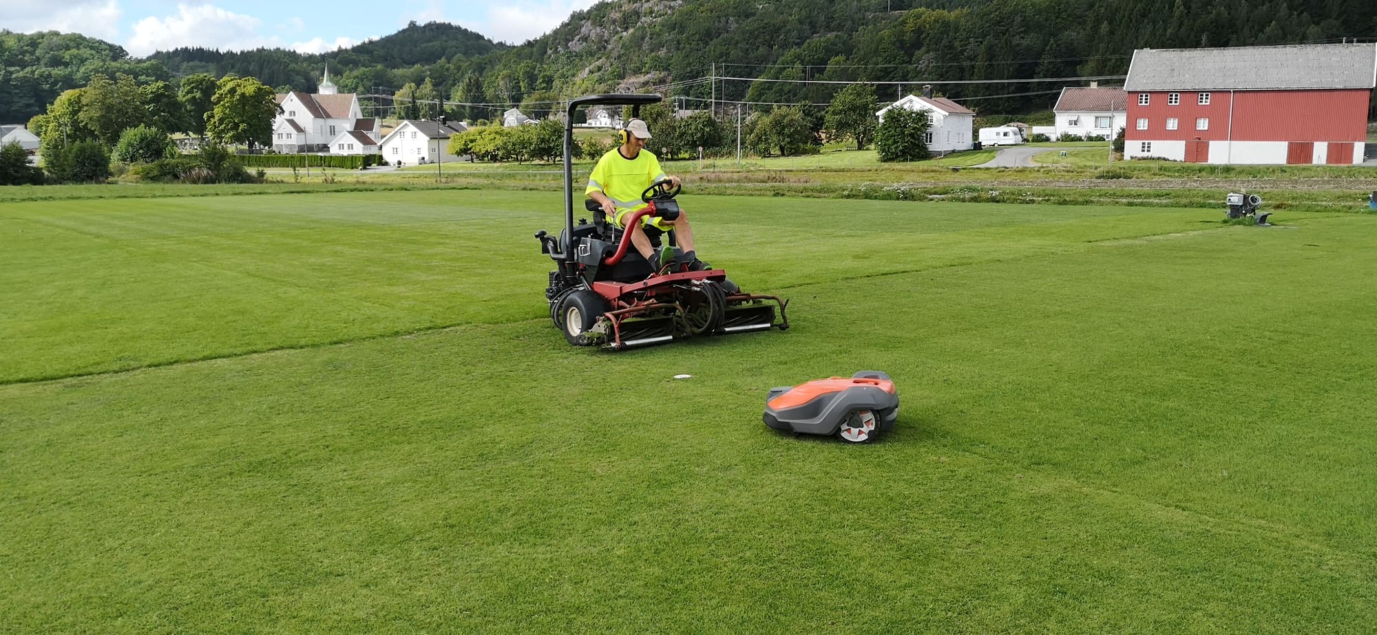 ROBO-GOLF - Stiftelsen för Forskning och Utveckling av Grönytor för ...